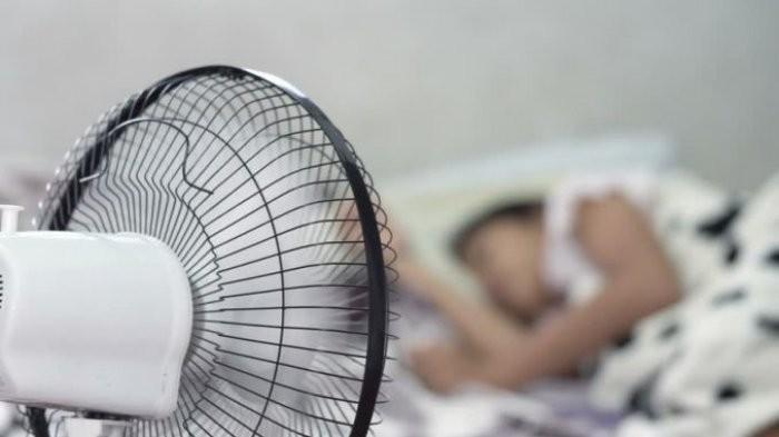Ketahui, Ini Bahaya yang Mengancam Kesehatan Saat Tidur dengan Kipas ... Ketahui, Ini Bahaya yang Mengancam Kesehatan Saat Tidur dengan Kipas ...